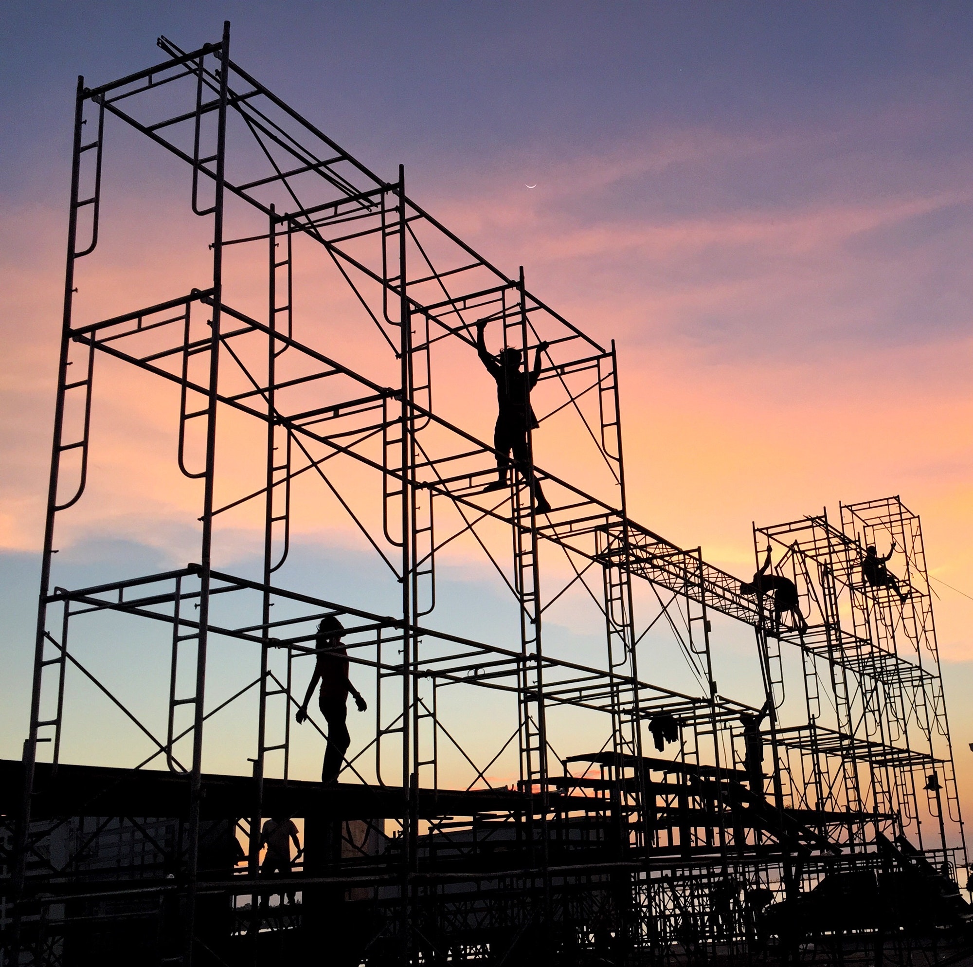 La importancia de armar un andamio metálico correctamente 👷‍♂‍